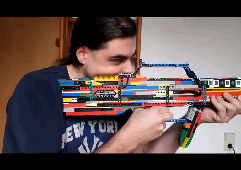 【搬运】World's Best LEGO Gun?Blowback Shell Ejecting Rifle Working