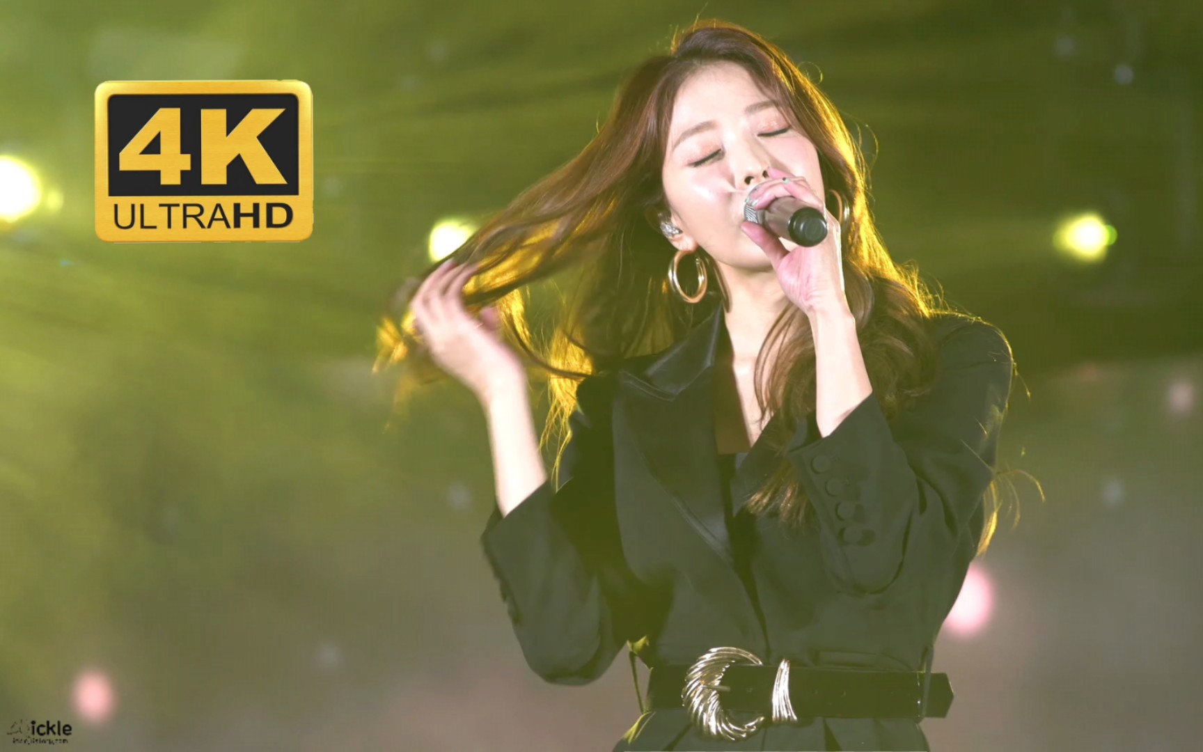 【BoA】[4K] 宝儿G70年末庆典四连唱《One Shot Two Shot》,《Only One》,《Starry night》,《No ...