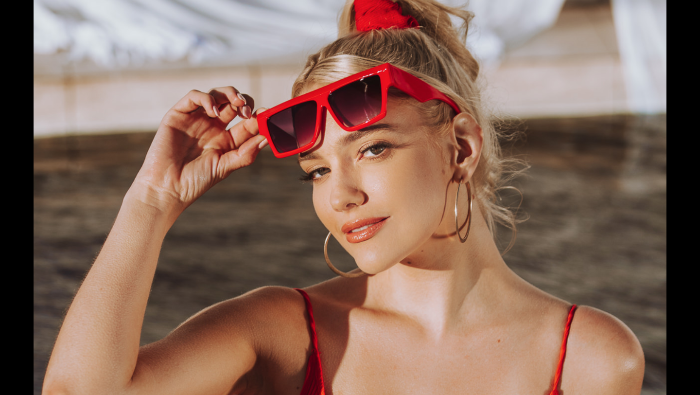 Kenna James---姐的气质拿捏的死死的_哔哩哔哩_bilibili