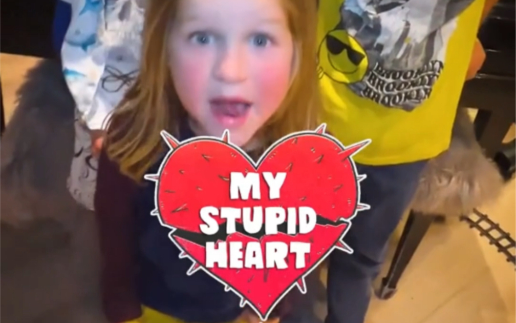 《my stupid heart》这把小屁孩赢麻了，原唱已变得黯然失色