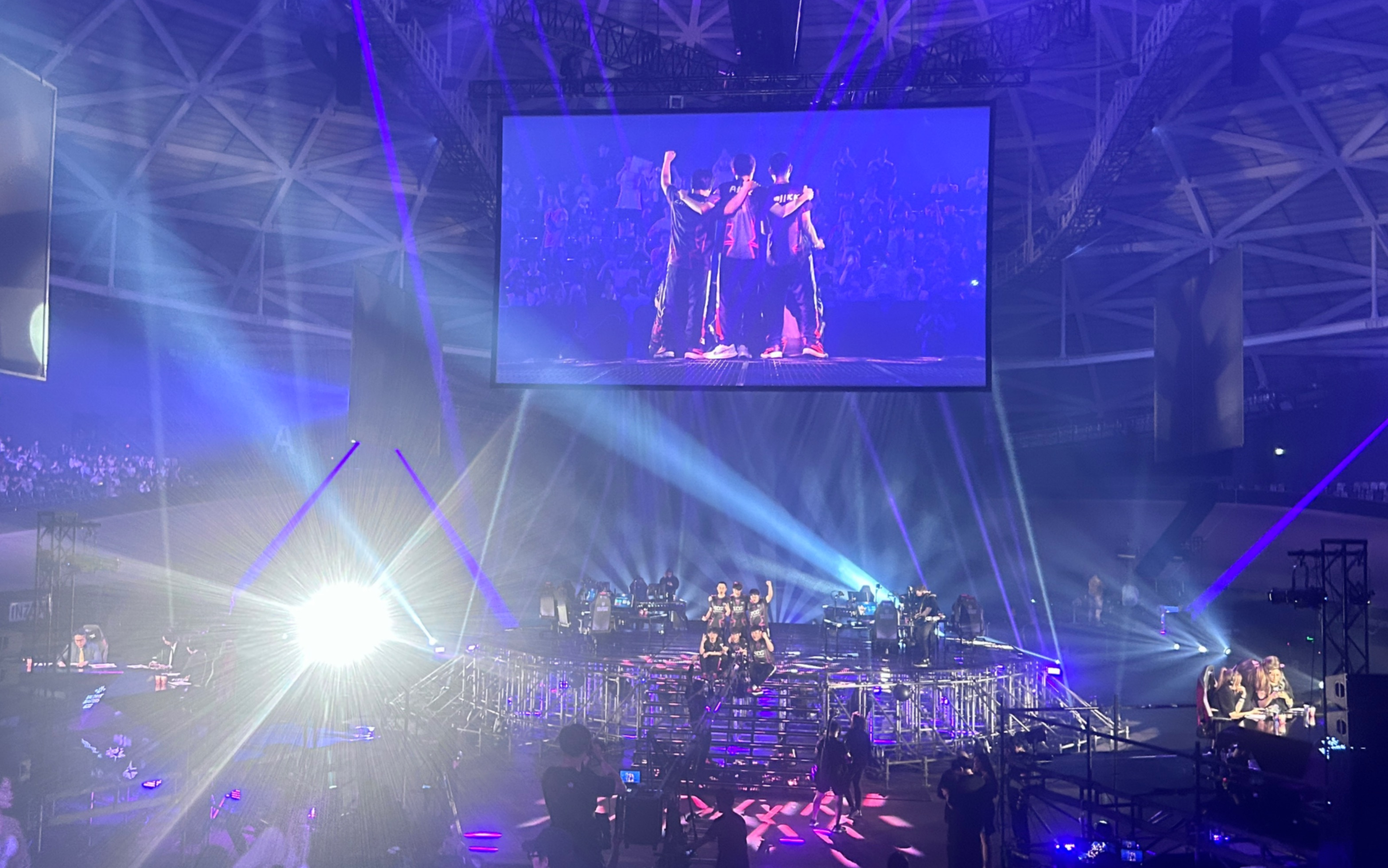 东京大师赛EDG把T1送回家的现场视频-晓灵AkatsukiRei-晓灵AkatsukiRei-哔哩哔哩视频