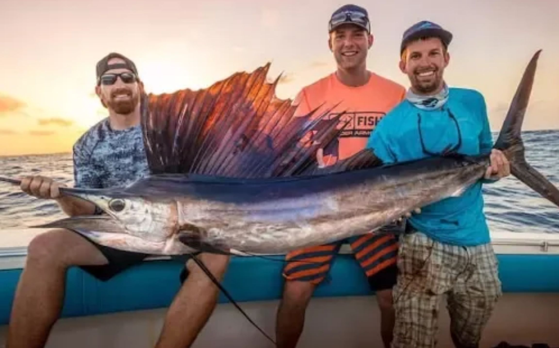【Dude Perfect】Deep Sea Fishing Battle 未知海钓大对决| Dude Perfect_哔哩哔哩_bilibili