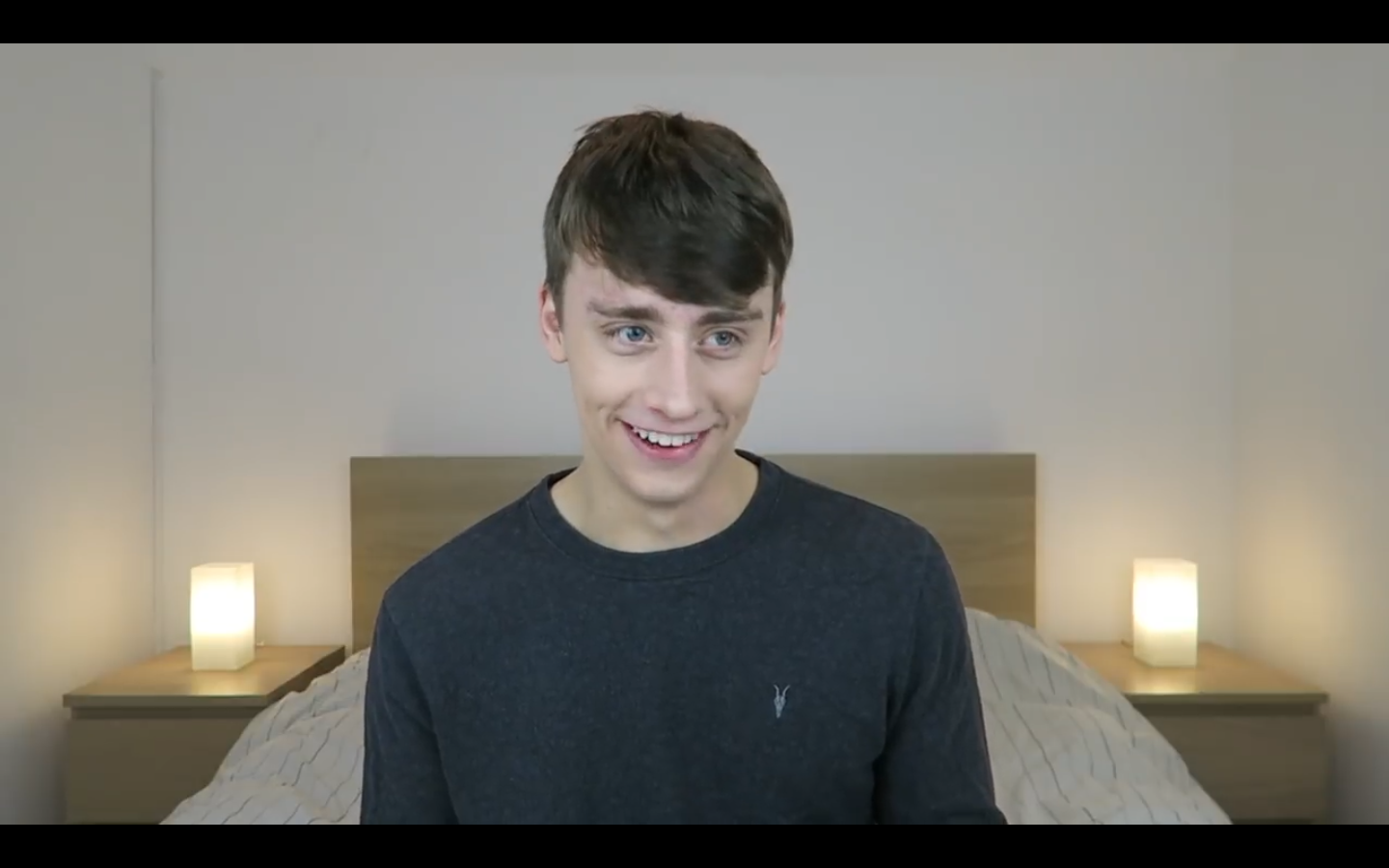 【BTS】【中文字幕】英国傻萌小哥哥“第一次”听BTS_哔哩哔哩_bilibili