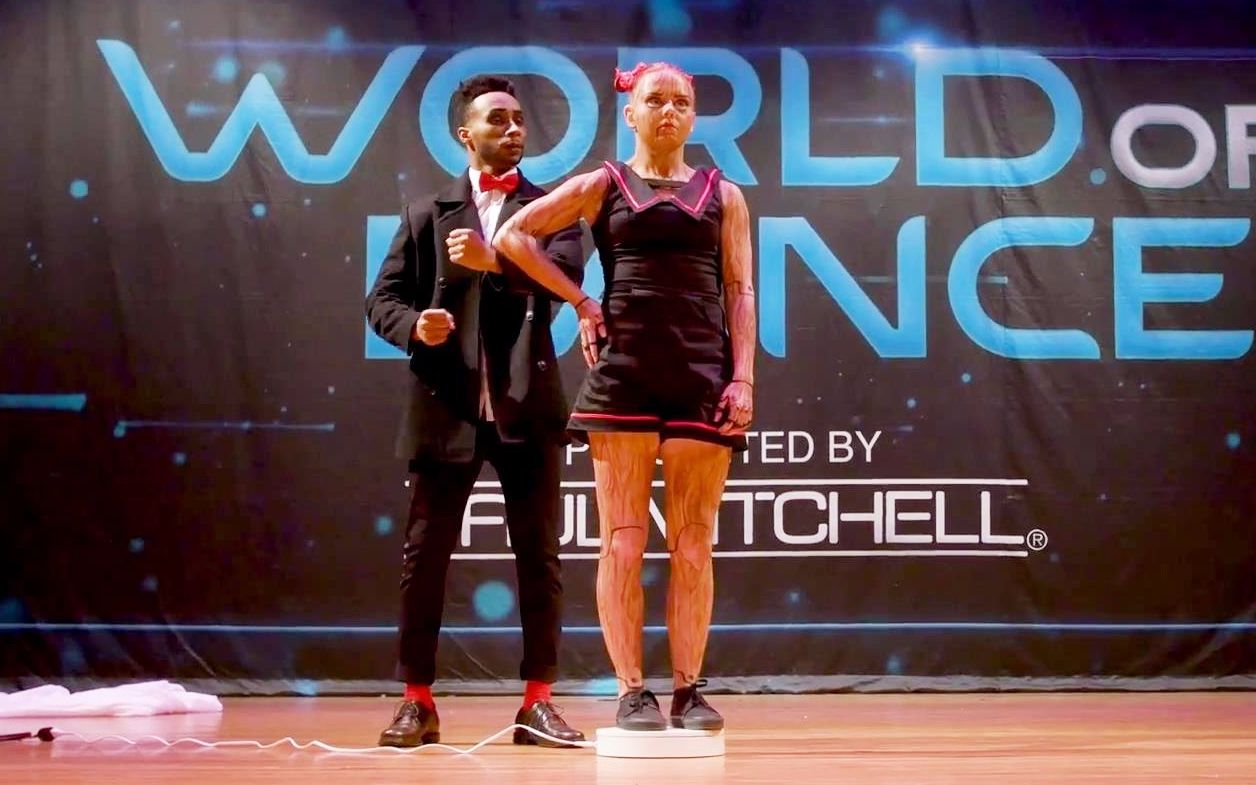 【屌炸!WOD史诗级舞台】恐怖人偶B-Dash合作Jaja超强机械舞现场表演-Ruago-快乐星球-哔哩哔哩视频