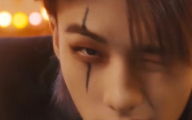 【Stray Kids】啊，可恶，又被洗脑了！skz《Circus》4K竖屏怼脸版_哔哩哔哩_bilibili