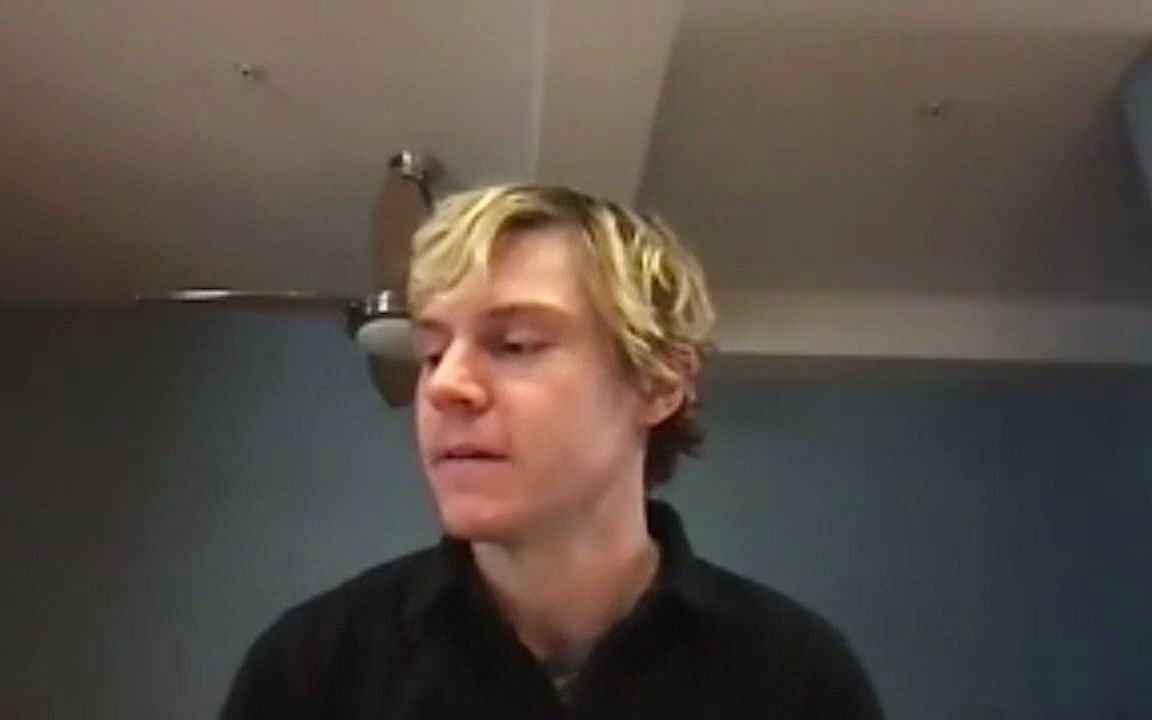 [the Off Camera Show ep. 伊森霍克] Ethan Hawke Learns Not to Fear the Struggle