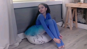 俄罗斯芭蕾体操小美女Danatar的时装和舞蹈写真_哔哩哔哩 (゜-゜)つロ 干杯~-bilibili