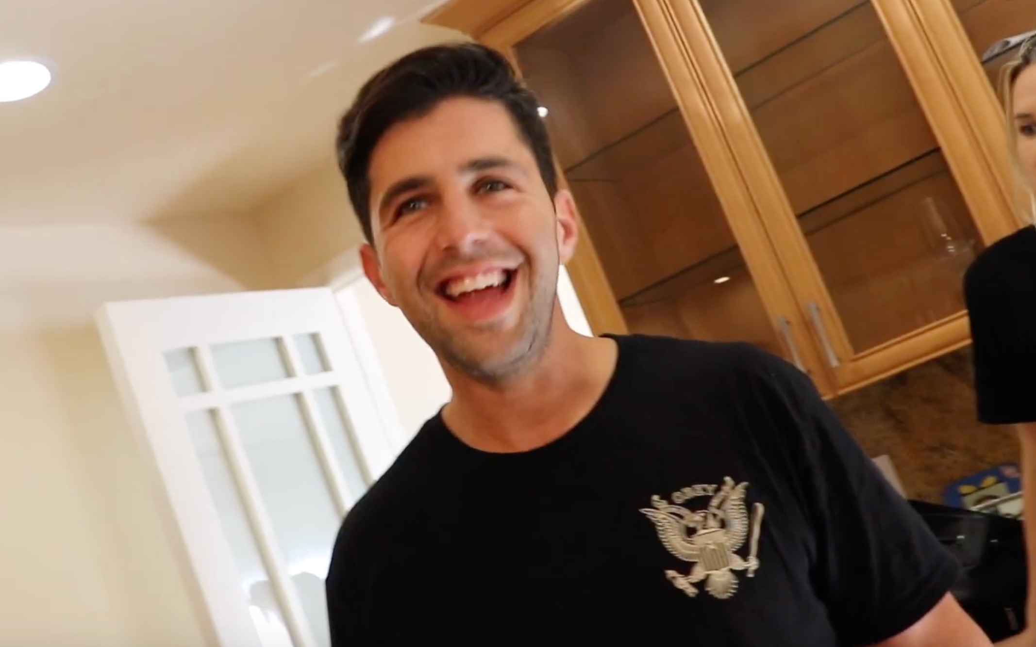 [中字]495期David Dobrik, Dom今晚可以安排了。_哔哩哔哩_bilibili