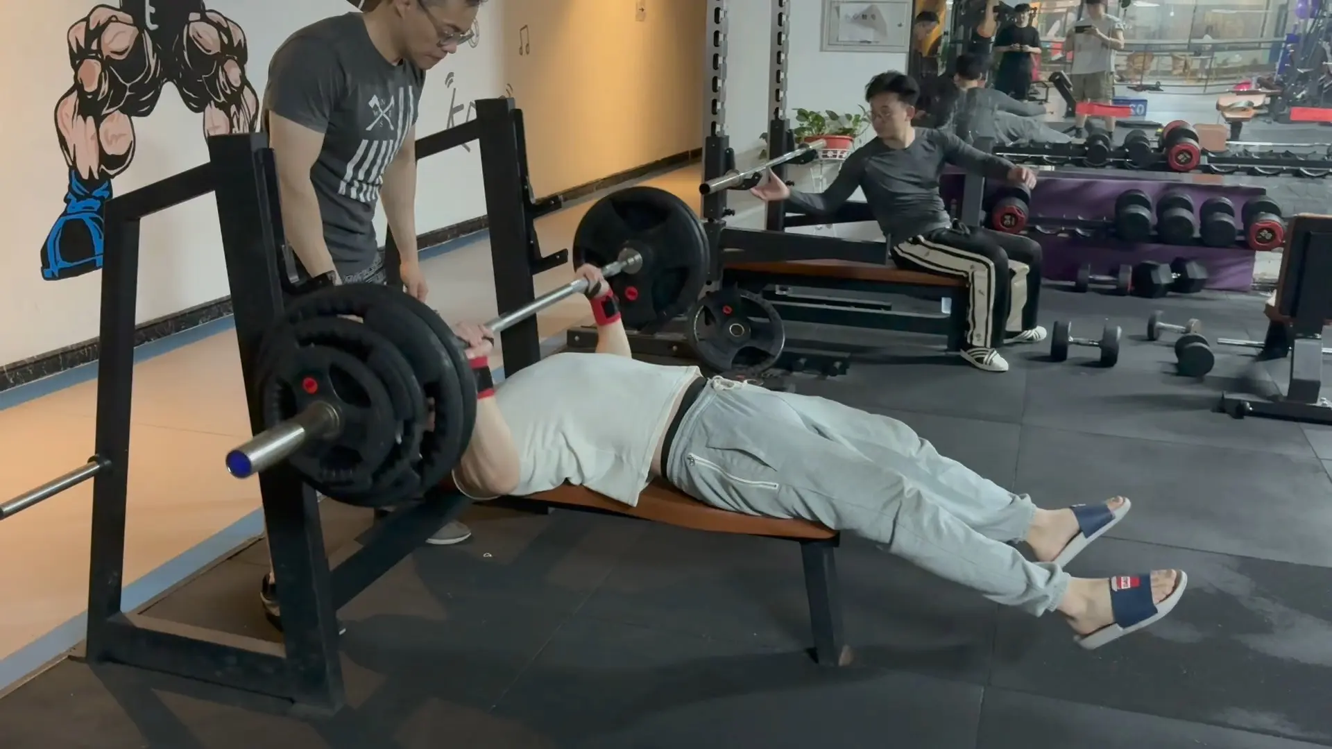 学习增力第二周，无腿卧推130kg 4个半_哔哩哔哩_bilibili