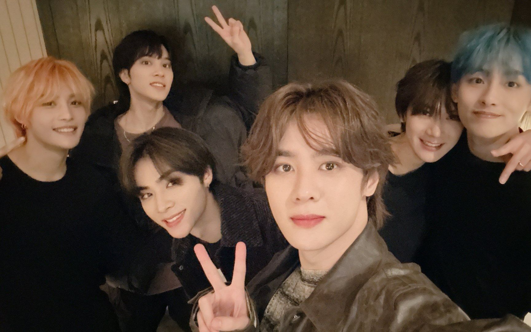 【NCT中文首站】231117 威神V 一直播-NCT中文首站-NCT中文首站-哔哩哔哩视频