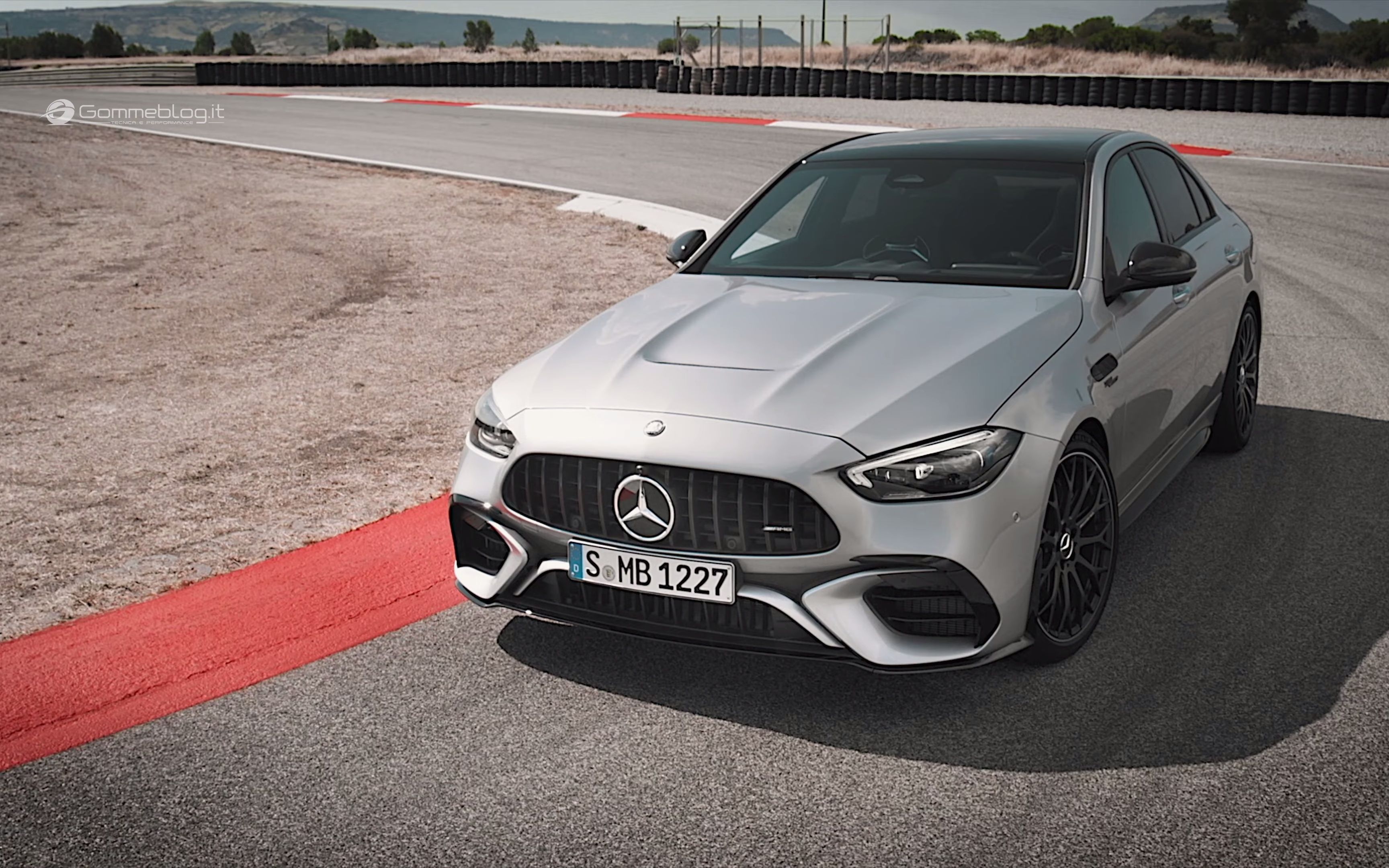 2023 Mercedes C63 S E PERFORMANCE 🚀 2 LITRE with 680 HP !!!_哔哩哔哩_bilibili