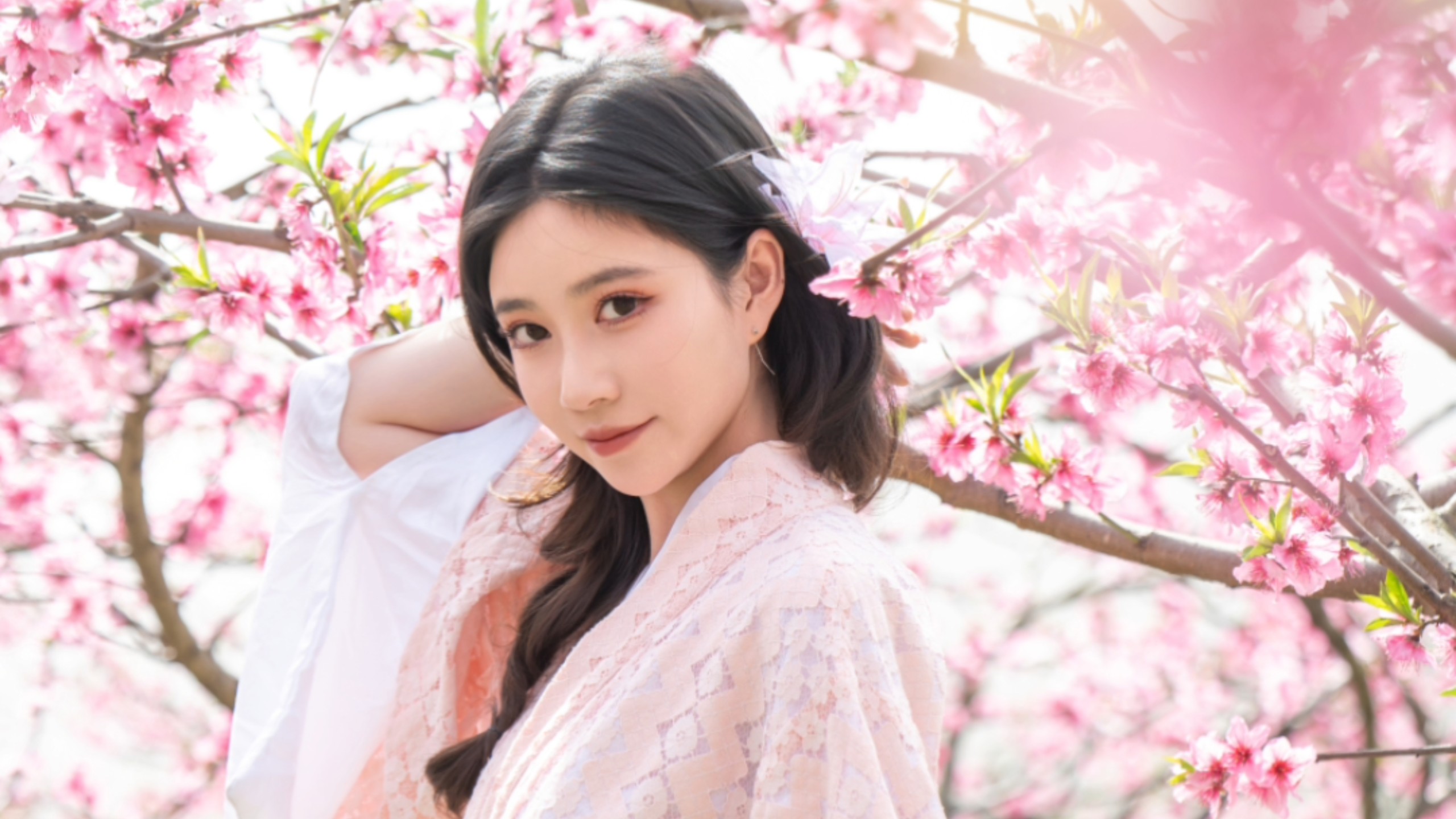 nnian_年年写真集《漫花》。新作品上线，桃花仙子！-樵夫与鱼-樵夫与鱼-哔哩哔哩视频