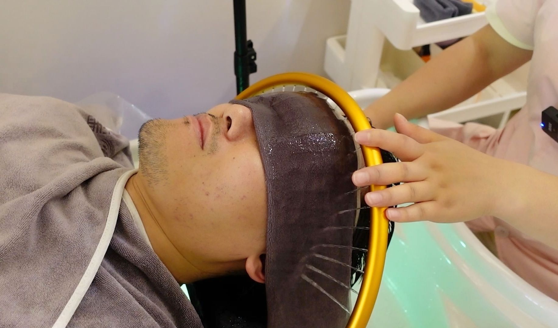 头疗SPA+肩颈按摩 ，话少享受中，助眠解压-杨少侠生活日记-杨少侠生活日记-哔哩哔哩视频