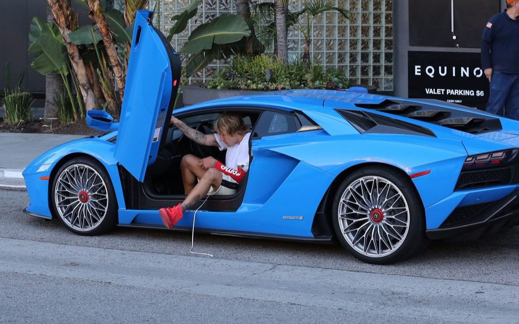 【Justin Bieber Cars Vs Jaden Smith Cars】贾斯汀比伯和小史密斯的车对比_哔哩哔哩 (゜-゜)つロ 干杯 ...