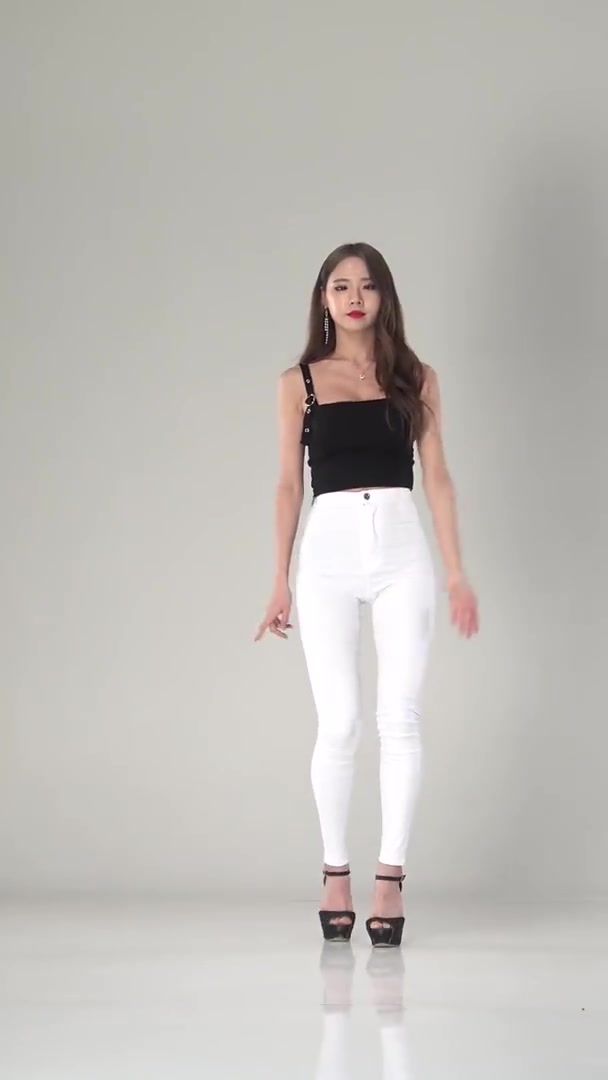 Pocket Girls Habin in Studio Photo Shoot，白色长裤_哔哩哔哩 (゜-゜)つロ 干杯~-bilibili