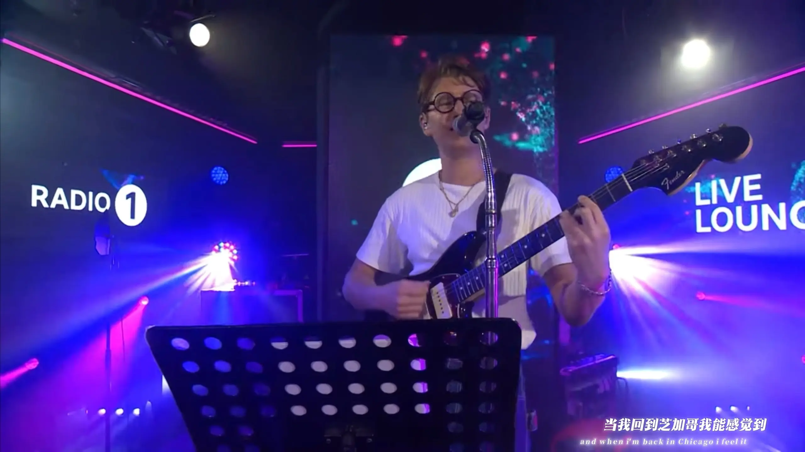 自制中英字幕 Glass Animals - End Of Beginning (Djo Cover) in the Live Lounge ...