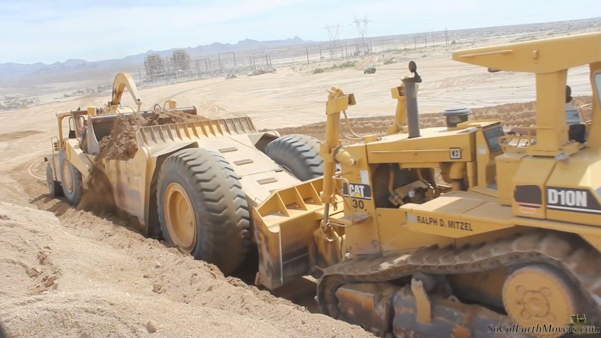 Cat D10N 推土机 和 660B 铲运机_哔哩哔哩 (゜-゜)つロ 干杯~-bilibili
