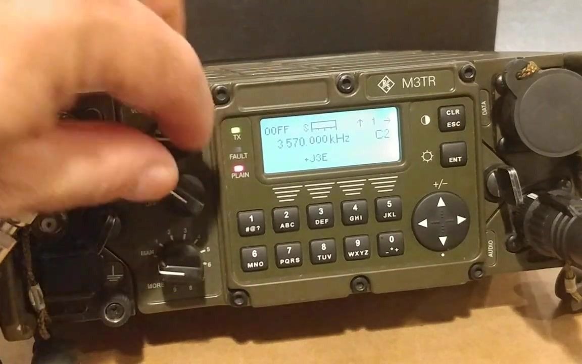 R&S M3TR HF Radio Operation Part 1（美军R&S M3TR短波电台）_哔哩哔哩_bilibili