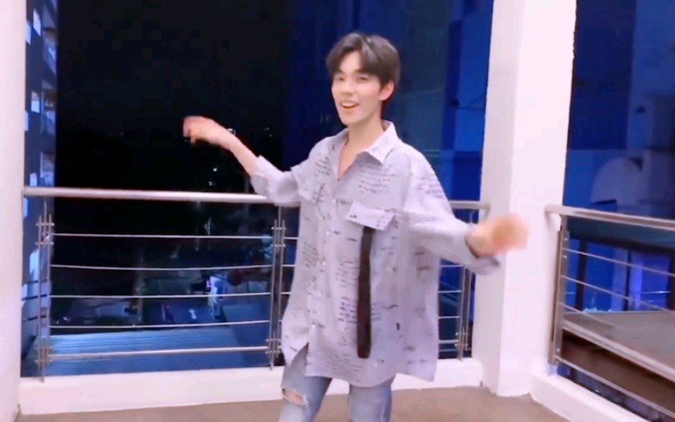 【bozznuster】小可爱的疯批跳舞视频~_哔哩哔哩_bilibili