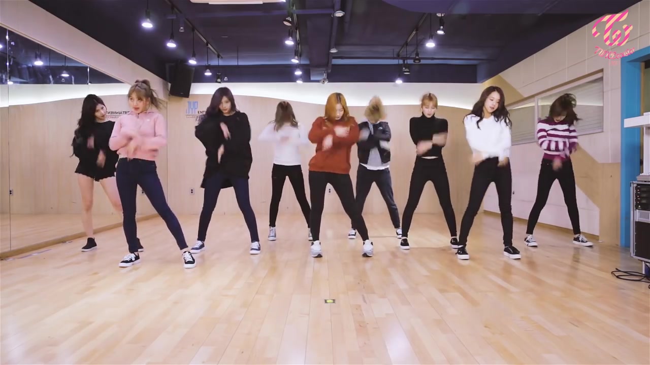 TWICE“TT” 舞蹈室版（Dance Practice Video）_哔哩哔哩_bilibili