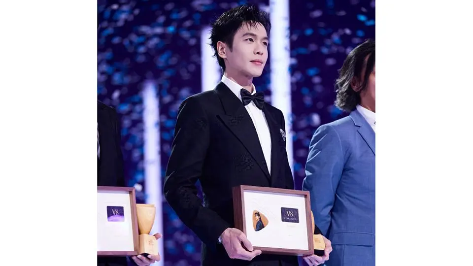 【张若昀】年度VIP之星｜2023腾讯星光大赏（重传）_哔哩哔哩_bilibili