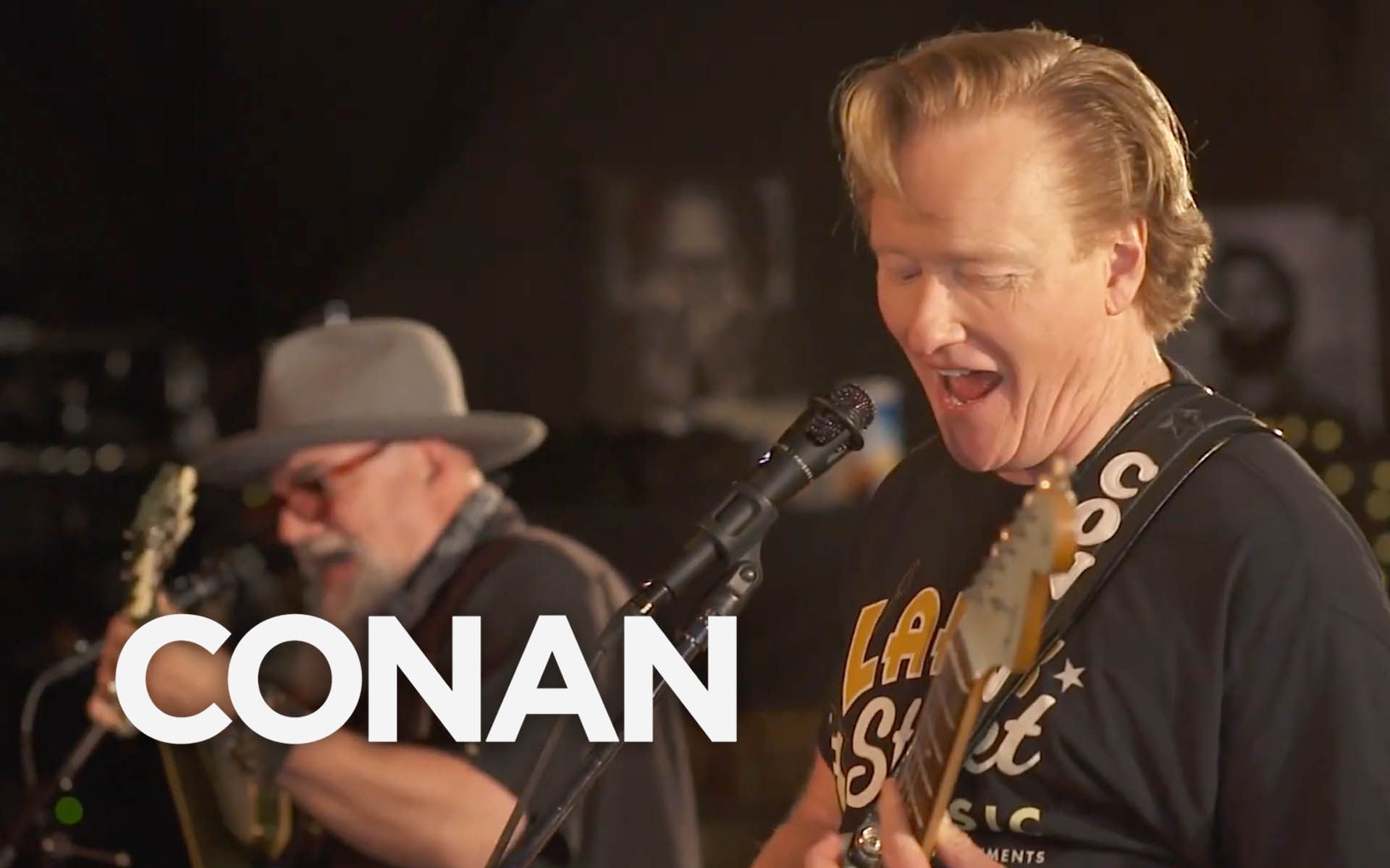 【柯南秀】柯南献唱圣诞名曲《Run Run Rudolph》ft. the Basic Cable Band_哔哩哔哩 (゜-゜)つロ 干杯 ...