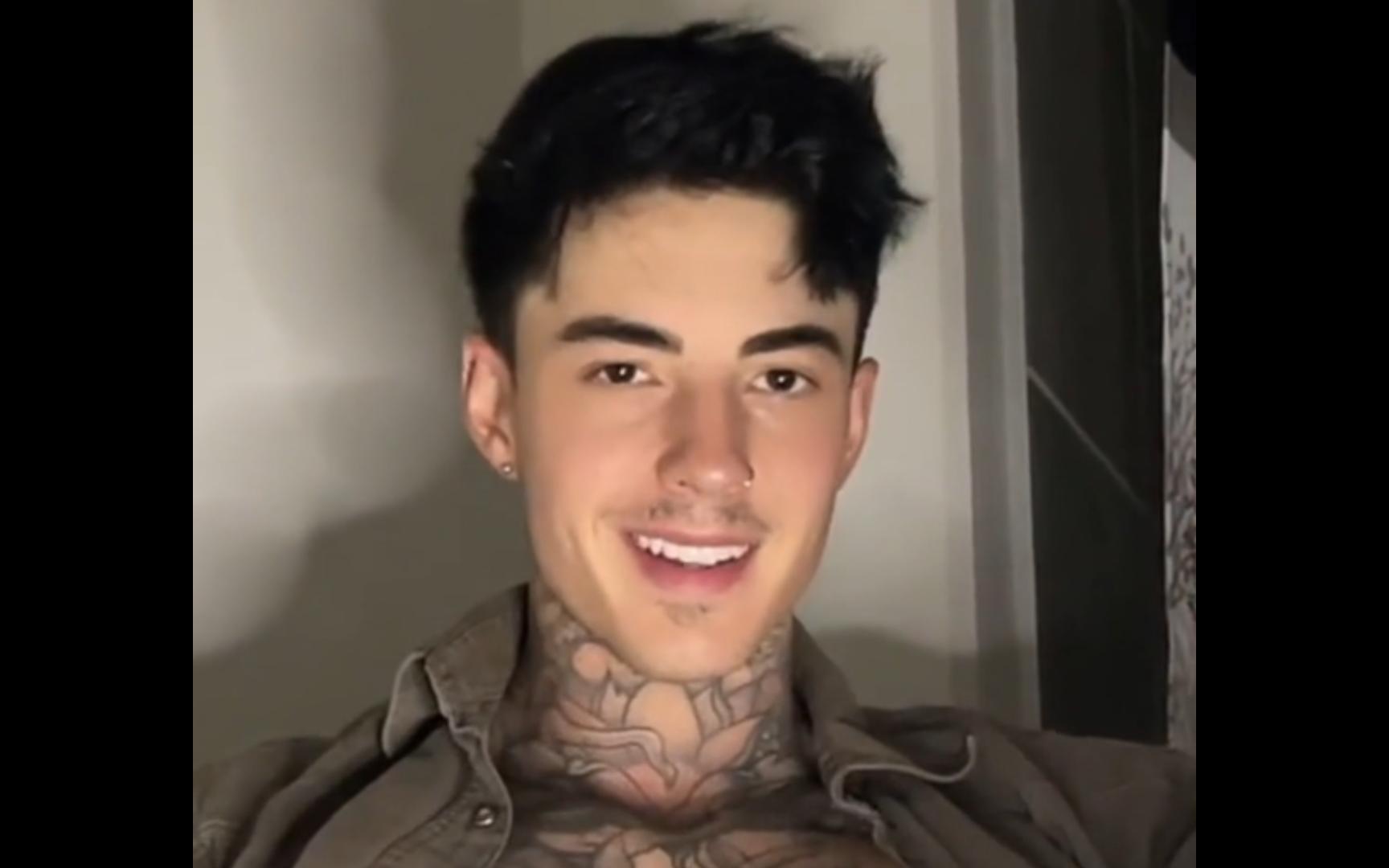 大蟒蛇的腹部堪称完美[大蟒蛇Jake Andrich / Jakipz]