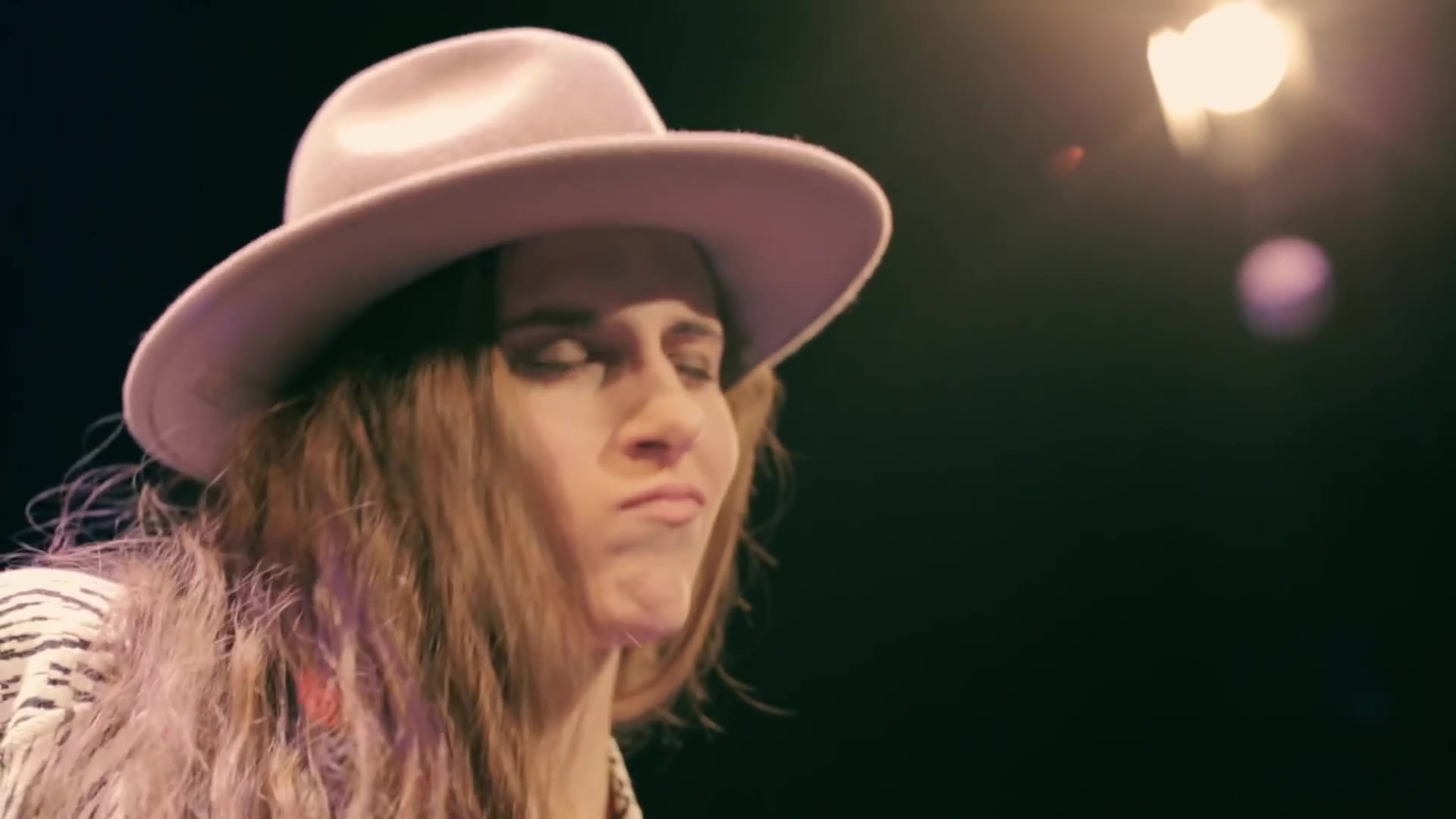 对这律动没有抵抗力，贝斯女神Kinga 领衔顶尖融合音乐现场_哔哩哔哩_bilibili