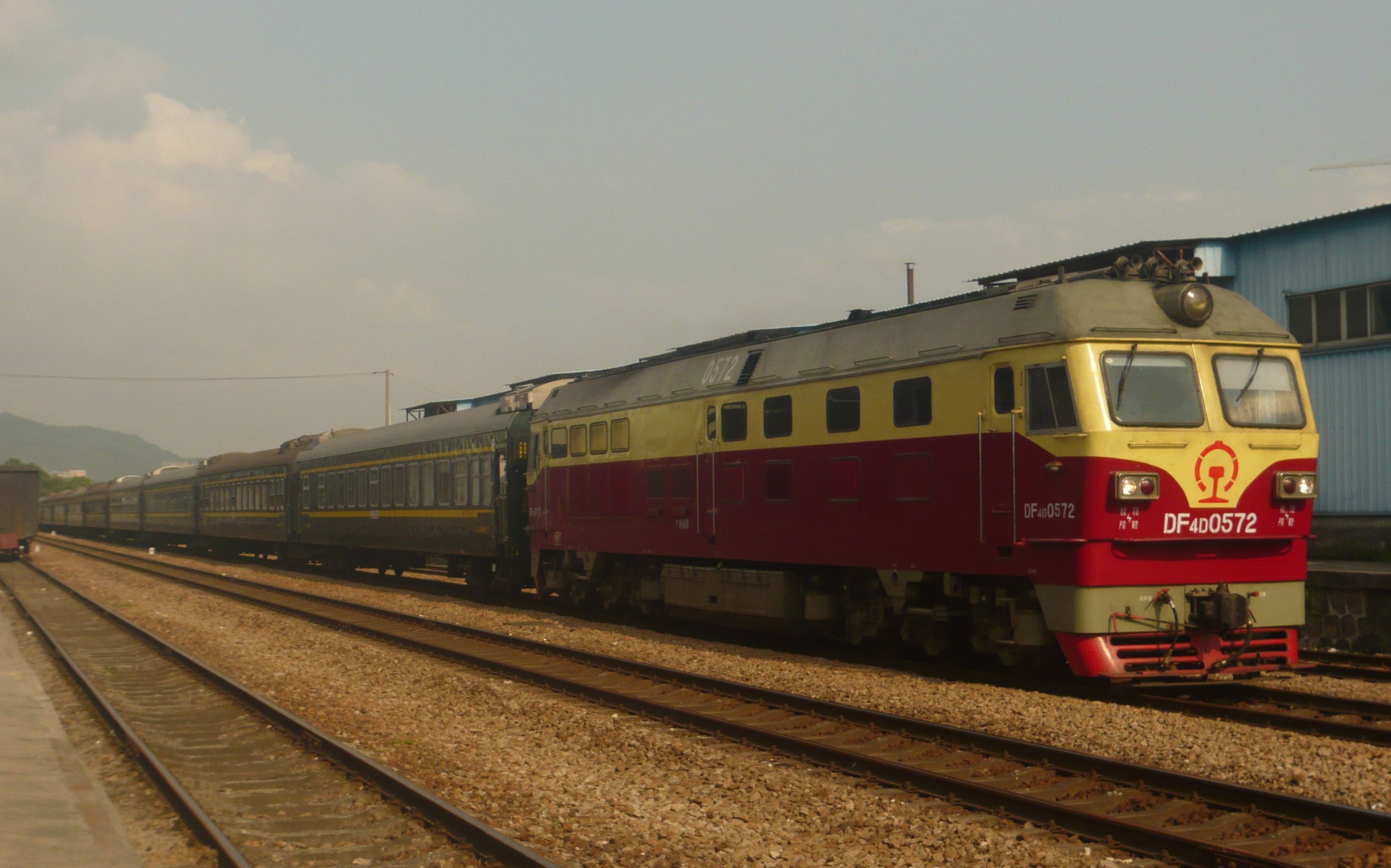 【火车】DF4D+25G【K9098次】首发 汕头-深圳西 西丽待避 发车全程_哔哩哔哩 (゜-゜)つロ 干杯~-bilibili