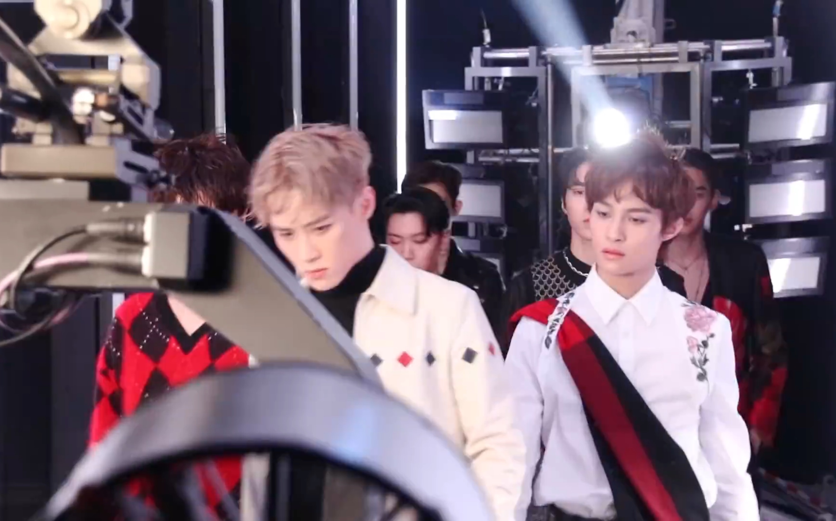 【威神V_WayV中文首站】THE V（花絮）_哔哩哔哩_bilibili