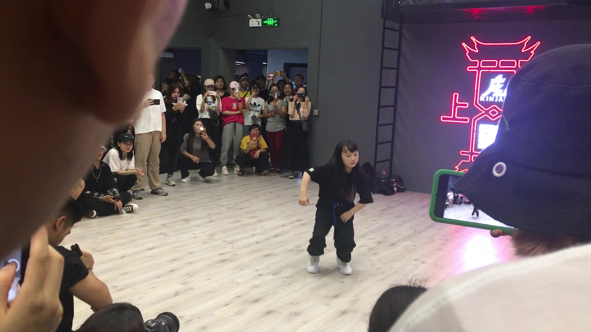 【jawnha】上海舞邦jawnha何展成授课，小Amy热情solo_哔哩哔哩_bilibili