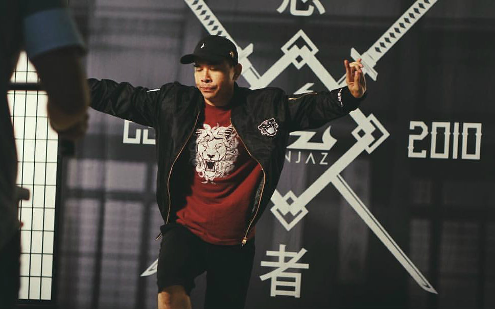 【KINJAZ】猹儿DOJO帅气FREESTYLE Walk With Me_哔哩哔哩_bilibili