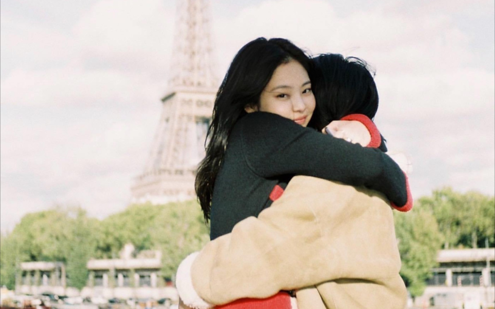 【Jennie】最新ins更新，妮妮的幸福生活！！！_哔哩哔哩_bilibili