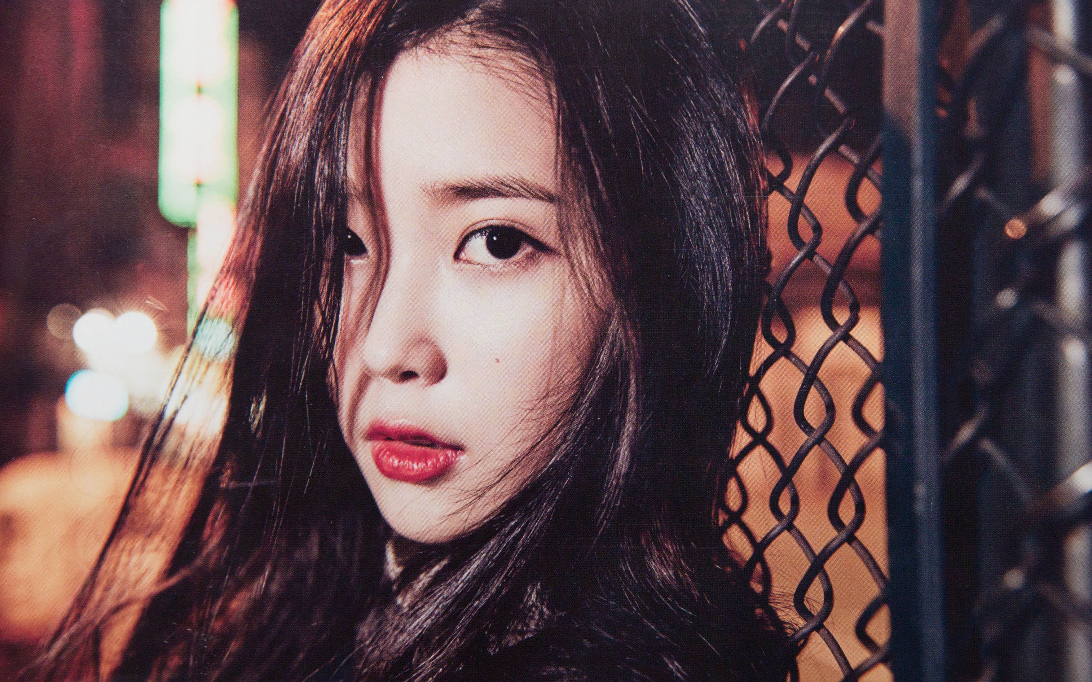 IU - 大型撩粉之拍摄花絮篇（2015 CeCi杂志）_哔哩哔哩_bilibili