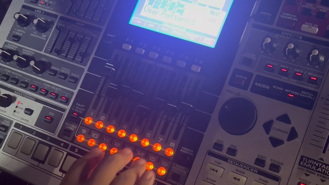 已上手MC-909，再给大家放一段儿，请勿跟着说唱好吗？^^_哔哩哔哩_bilibili