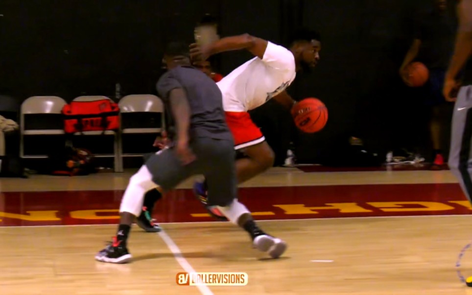 职业级高端局!【Hezi God】与发展联盟＆D1球员的竞赛_哔哩哔哩_bilibili