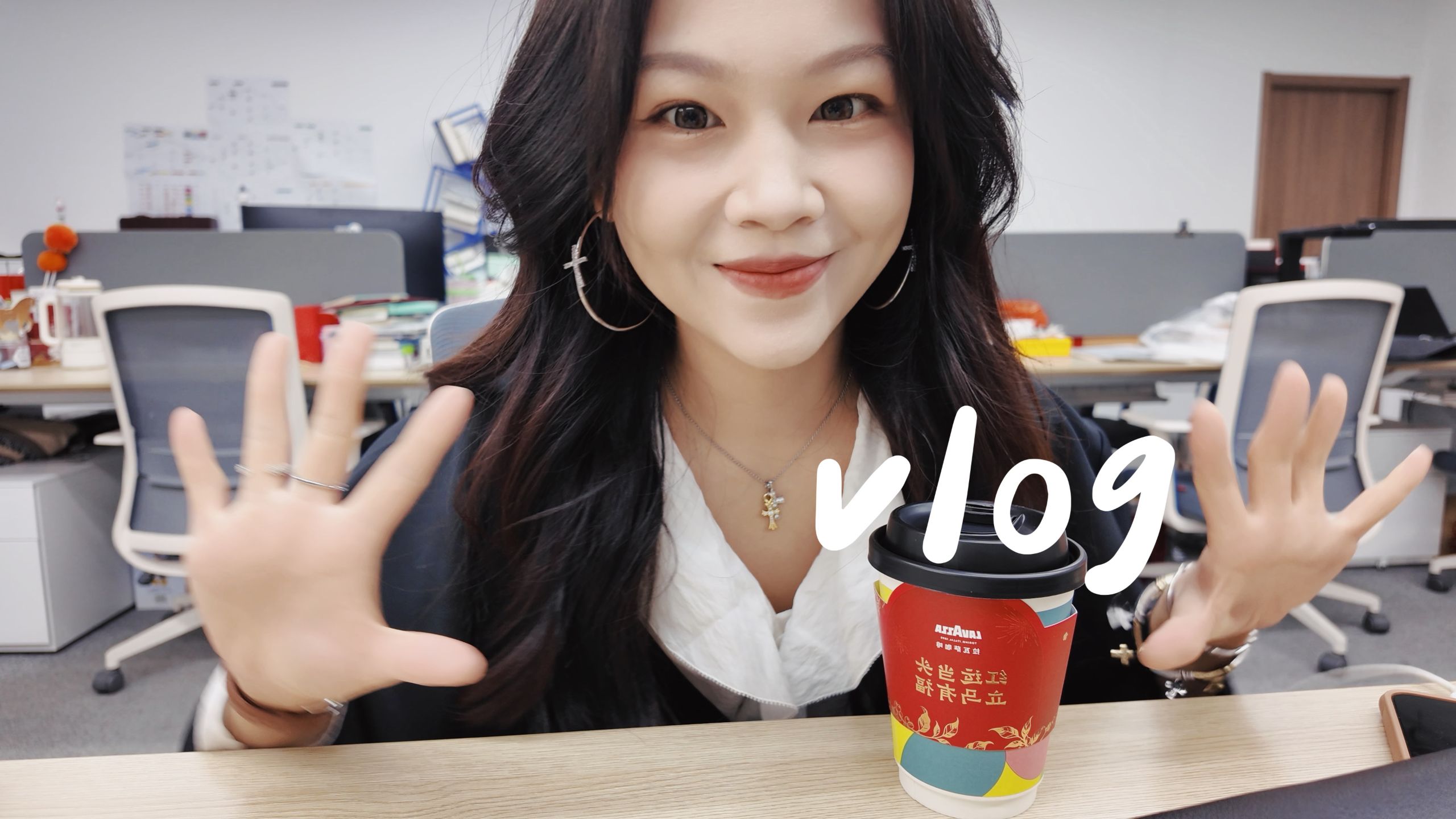VLOG｜健康辣妹养成记 上班雪花牛马无痛减脂 吃练平衡！-ItsDani-ItsDani-哔哩哔哩视频