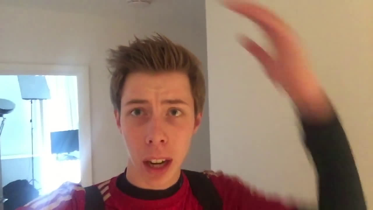 【Calfreezy】和朋友们的足球vlog_哔哩哔哩_bilibili