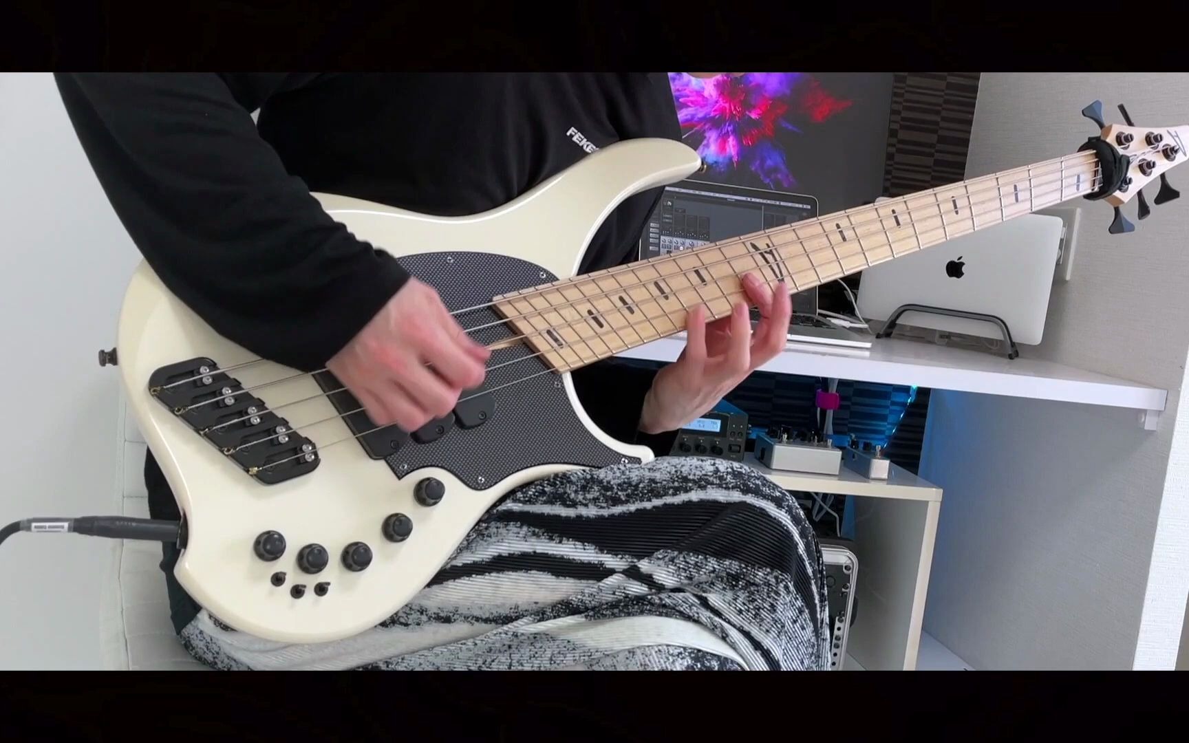 【ayumu】Hardest Guitar Riffs on Bass【Tim Henson, Jason Richardson ...