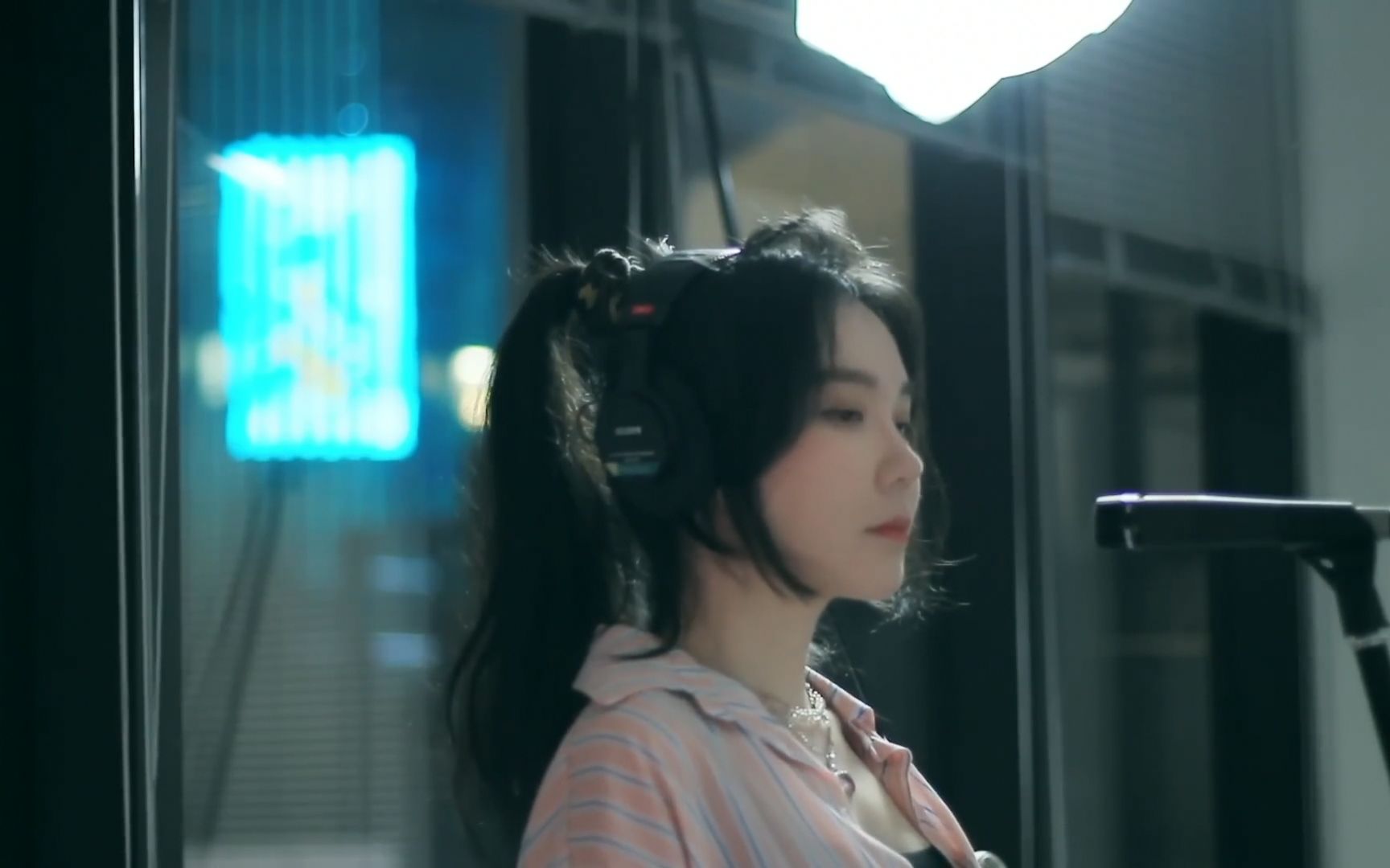 【J.Fla】- Ditto（中英字幕）-JFla的搬运工-JFla的搬运工-哔哩哔哩视频