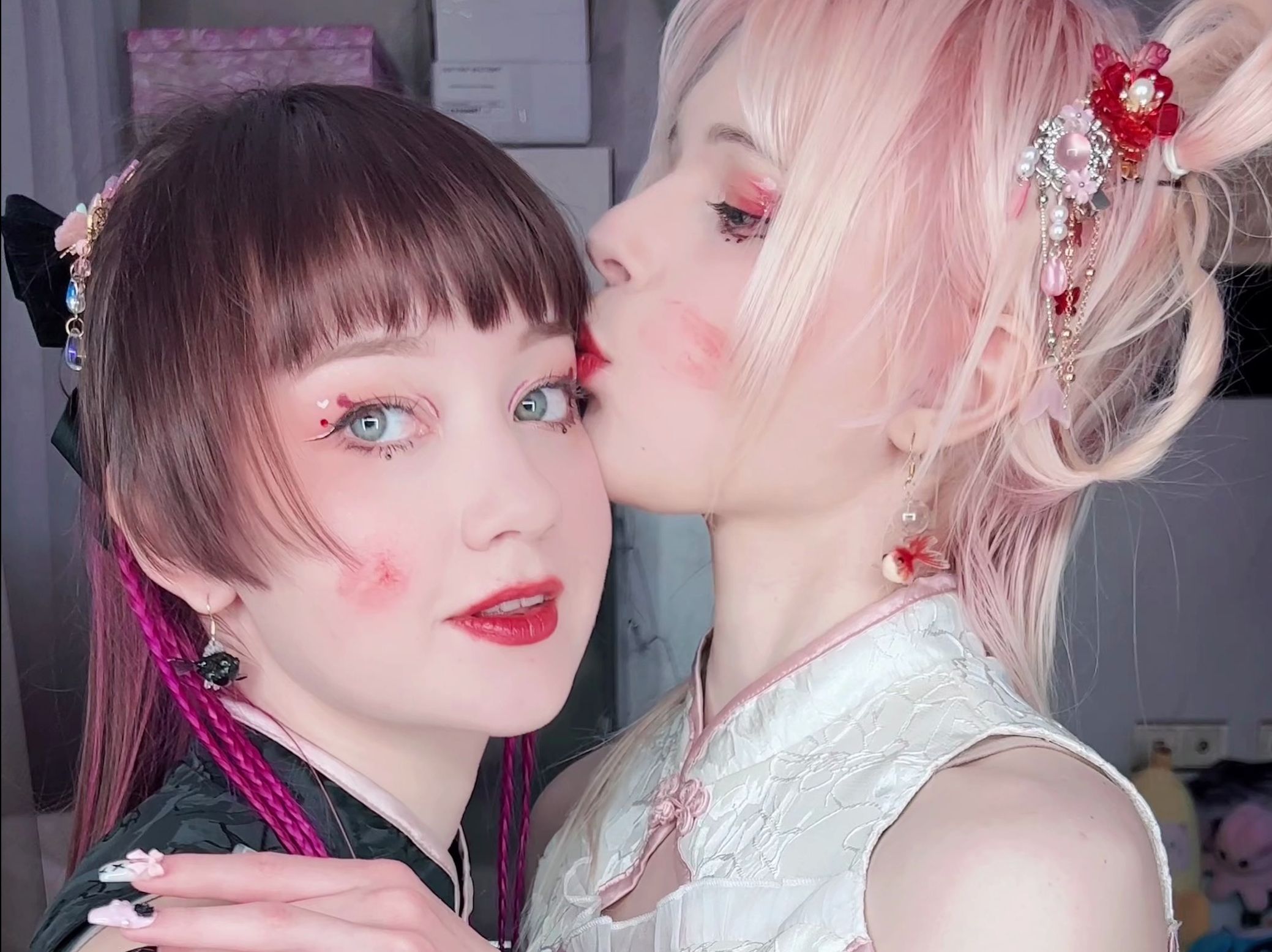 看看我的女朋友 ️-LENivayaAya_爱雅-LENivayaAya_爱雅-哔哩哔哩视频