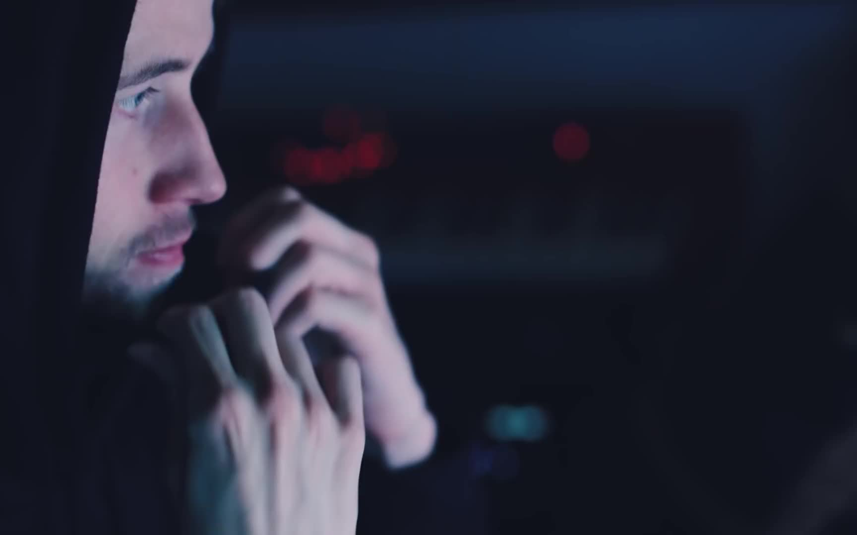 Alan Walker - Alone(MV & Live Performance)_哔哩哔哩_bilibili