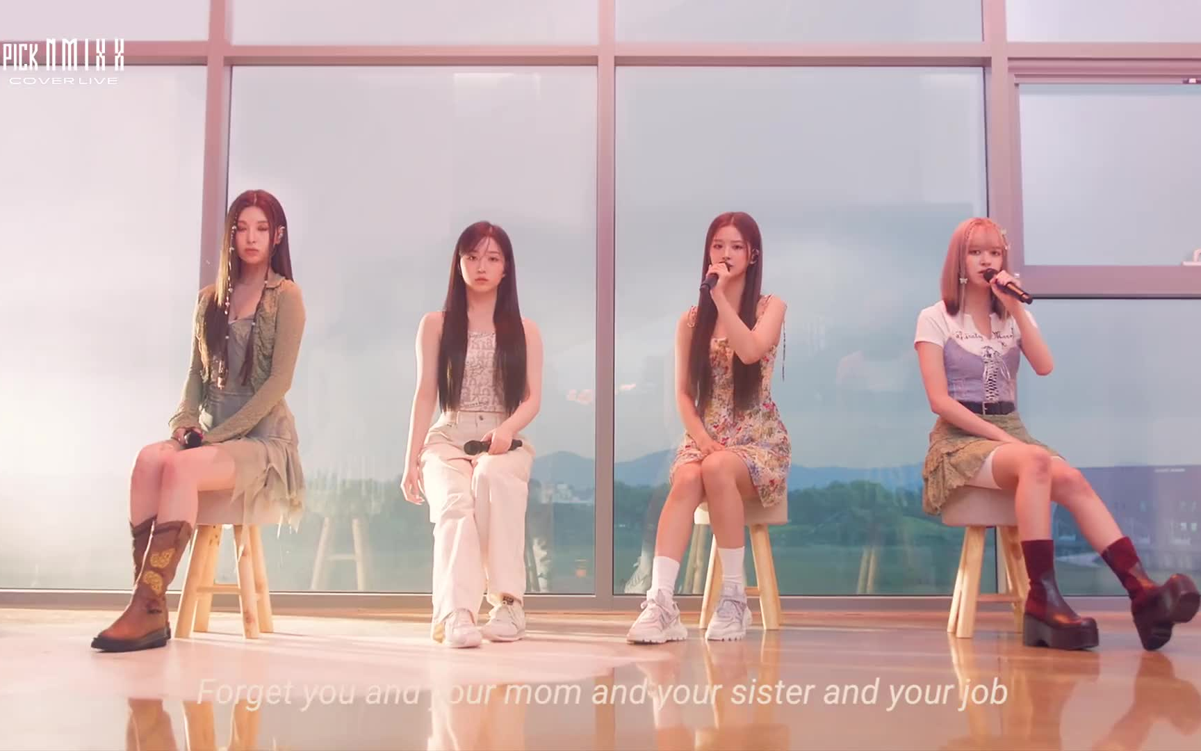 全世界最努力的Cover女团【PICK NMIXX】ABC(nicer) cover live 220830_哔哩哔哩_bilibili