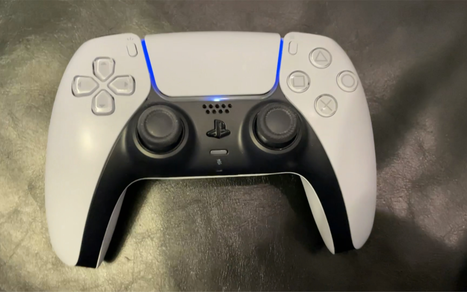 PS5精英手柄按键回弹维修 : 拉跨的按键能否通过更换导电胶解决？我能成功修复吗？