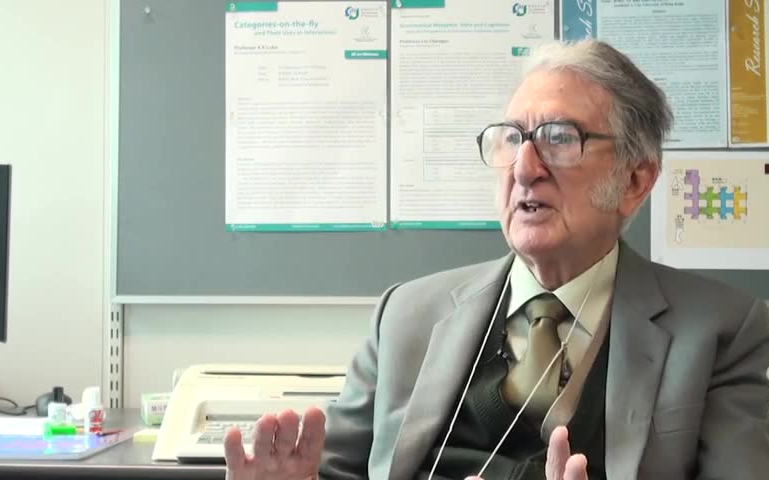 M. A. K Halliday 教授学术访谈_哔哩哔哩_bilibili