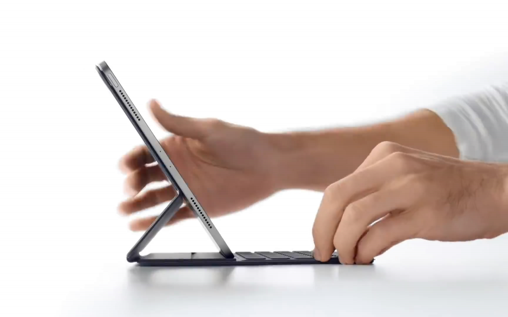 iPad Pro最新宣传视频：成为你下一台电脑的五个理由？_哔哩哔哩_bilibili
