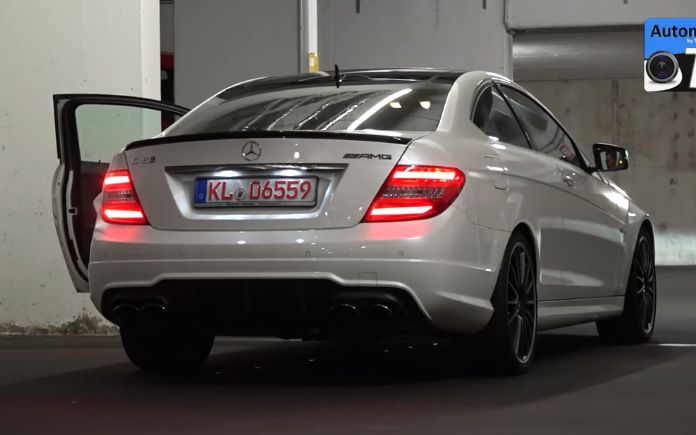 2014 奔驰 C63 AMG Coupe 487匹 冷启动 原地轰油 加速声浪_哔哩哔哩 (゜-゜)つロ 干杯~-bilibili