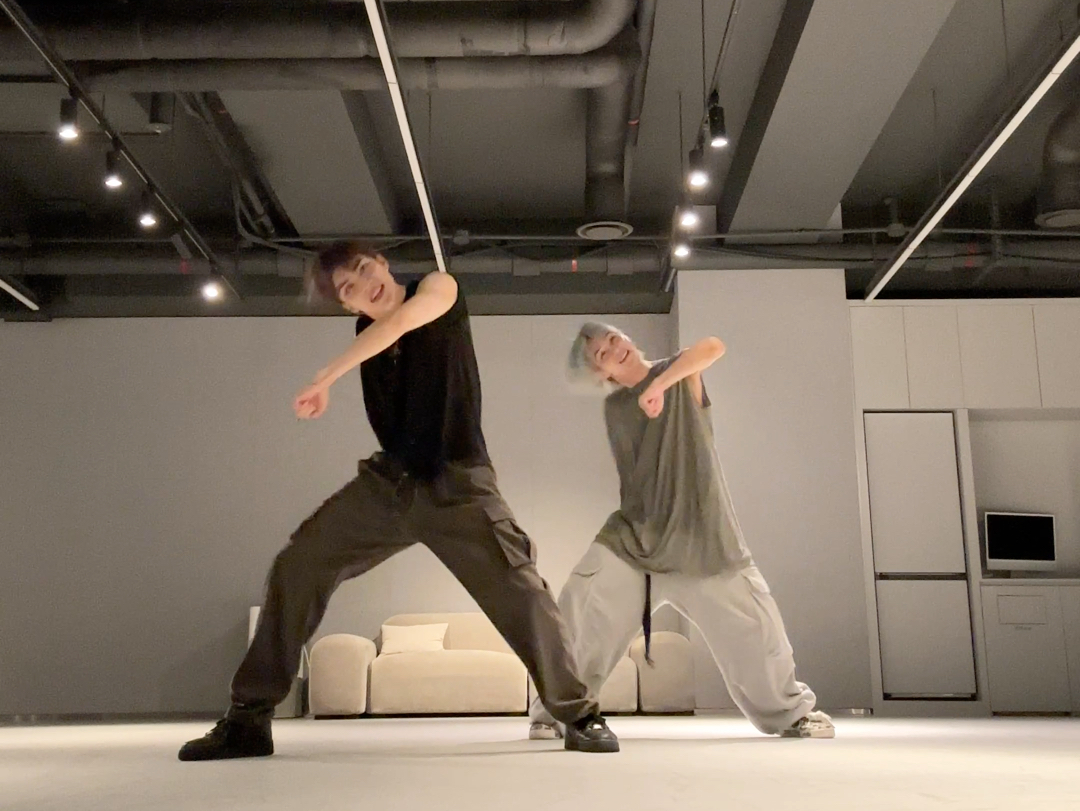 GO WATCH THE MOVIE‼️-WayV_official-WayV_official-哔哩哔哩视频