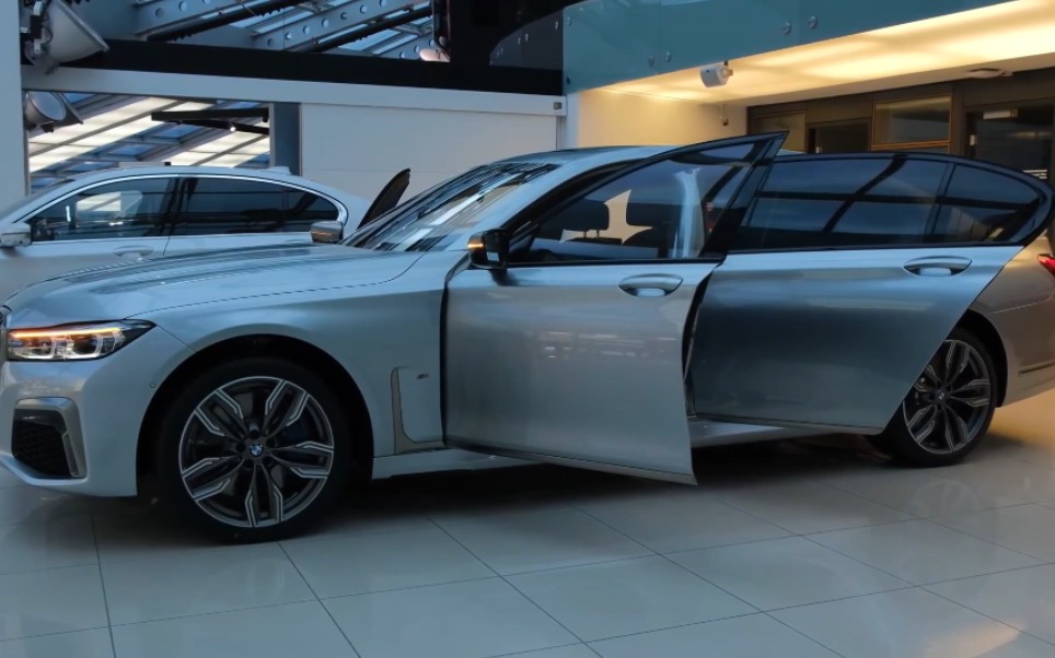 2022 BMW M760 Long V12 - Wild Luxury Ship!