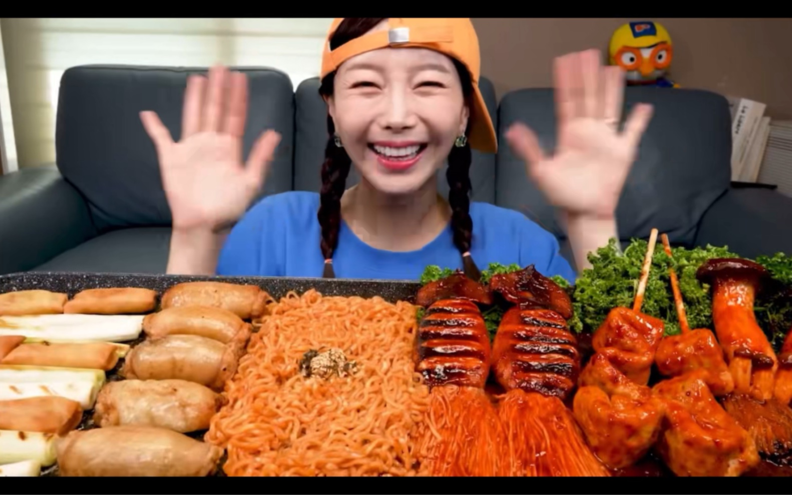 【Ssoyoung】大酱牛肠+甜辣鱿鱼+火鸡面w～ - 视频下载 Video Downloader